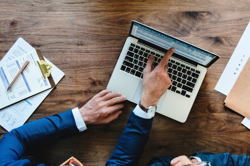 The Difference Between Invoice Factoring and Merchant Cash Advance ...